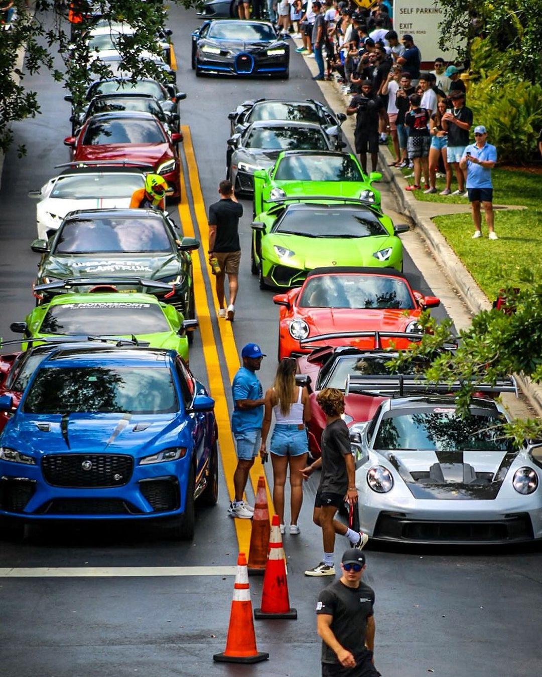 Car Show photos. Post your best car show photos here.